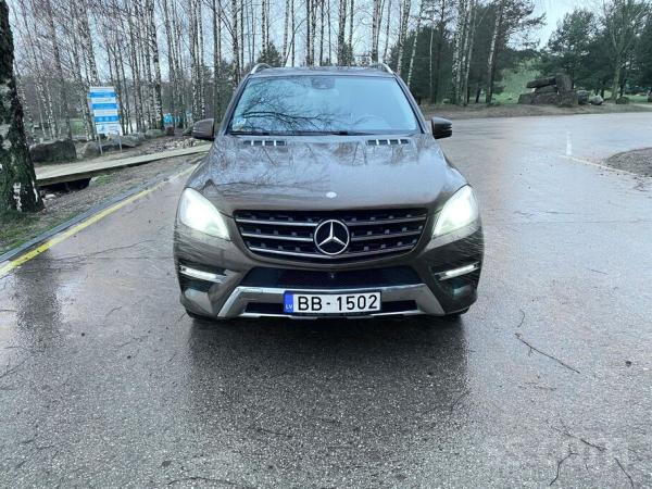 Brown Mercedes-Benz ML 350 2015 in Jekabpils, with an engine capacity of 3.00 L and mileage of 148 thousand km for 19600 €, photo 8 on AUTOMOTO.COM.LV