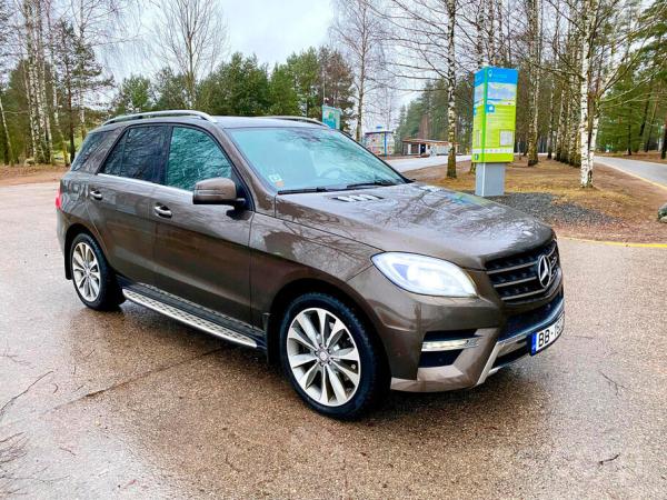 Brūns Mercedes-Benz ML 350 2015 Rīga, ar dzinēja tilpumu 3.00 L un nobraukumu 248 tūkst. km par 19600 €, foto 2 vietnē AUTOMOTO.COM.LV