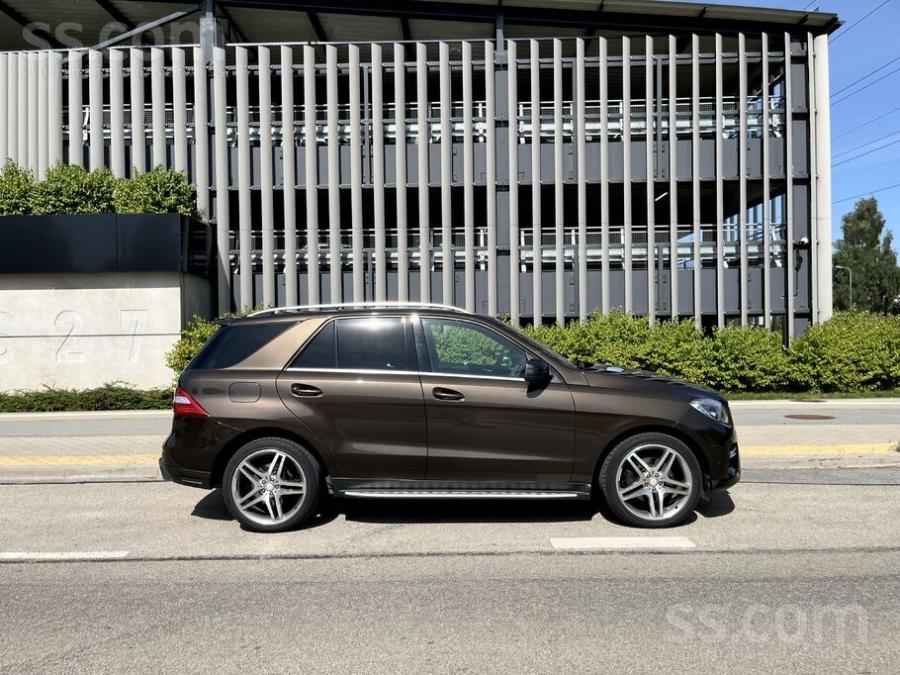 Brown Mercedes-Benz ML 350 2012 in Riga, with an engine capacity of 3.00 L and mileage of 0 thousand km for 16500 €, photo 10 on AUTOMOTO.COM.LV