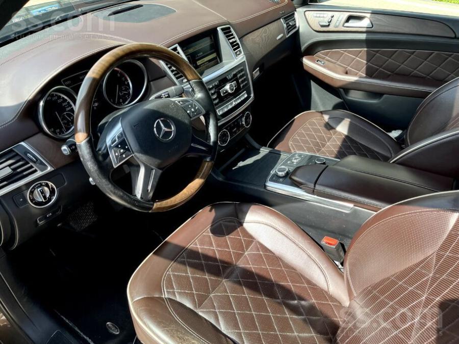 Brown Mercedes-Benz ML 350 2012 in Riga, with an engine capacity of 3.00 L and mileage of 0 thousand km for 16500 €, photo 17 on AUTOMOTO.COM.LV