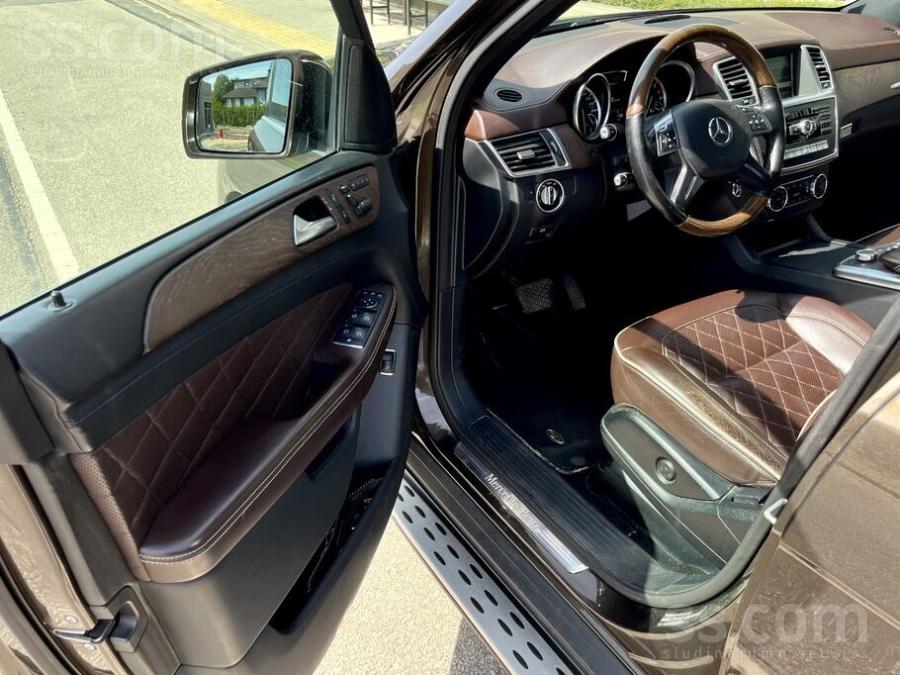 Brown Mercedes-Benz ML 350 2012 in Riga, with an engine capacity of 3.00 L and mileage of 0 thousand km for 16500 €, photo 18 on AUTOMOTO.COM.LV