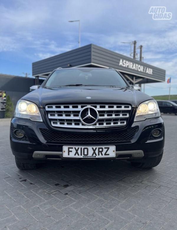 Mercedes-Benz ML 350 2010 Panevēža, ar dzinēja tilpumu 3.00 L un nobraukumu 300 tūkst. km par 4600 €, foto 3 vietnē AUTOMOTO.COM.LV