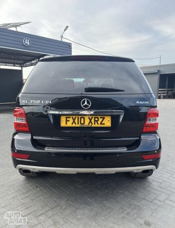 Mercedes-Benz ML 350 2010 Panevēža, ar dzinēja tilpumu 3.00 L un nobraukumu 300 tūkst. km par 4600 €, foto 5 vietnē AUTOMOTO.COM.LV