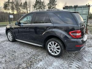 Mercedes-Benz ML 350 2011 Viļņa, ar dzinēja tilpumu 2.99 L un nobraukumu 213 tūkst. km par 9500 €, foto 5 vietnē AUTOMOTO.COM.LV