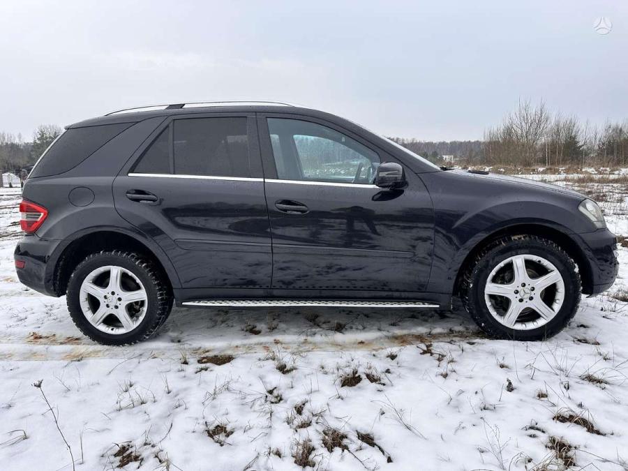 Mercedes-Benz ML 350 2011 Viļņa, ar dzinēja tilpumu 2.99 L un nobraukumu 213 tūkst. km par 9500 €, foto 9 vietnē AUTOMOTO.COM.LV