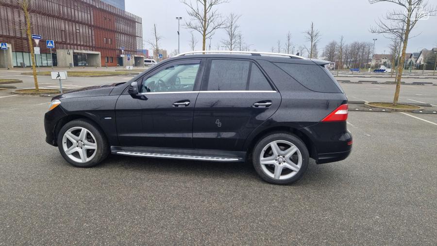 Mercedes-Benz ML 350 2012 in Klaipeda, with an engine capacity of 3.00 L and mileage of 303 thousand km for 12000 €, photo 9 on AUTOMOTO.COM.LV