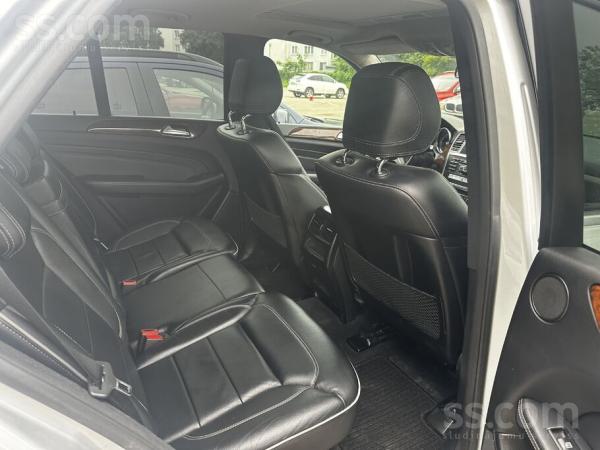 Mercedes-Benz ML 350 2012 Rīga, ar dzinēja tilpumu 3.00 L un nobraukumu 394 tūkst. km par 11300 €, foto 5 vietnē AUTOMOTO.COM.LV