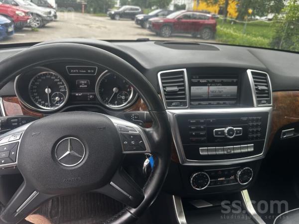 Mercedes-Benz ML 350 2012 Rīga, ar dzinēja tilpumu 3.00 L un nobraukumu 394 tūkst. km par 11300 €, foto 6 vietnē AUTOMOTO.COM.LV