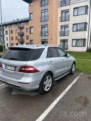Mercedes-Benz ML 350 2013 Rīga, ar dzinēja tilpumu 3.00 L un nobraukumu 206 tūkst. km par 18500 €, foto 4 vietnē AUTOMOTO.COM.LV