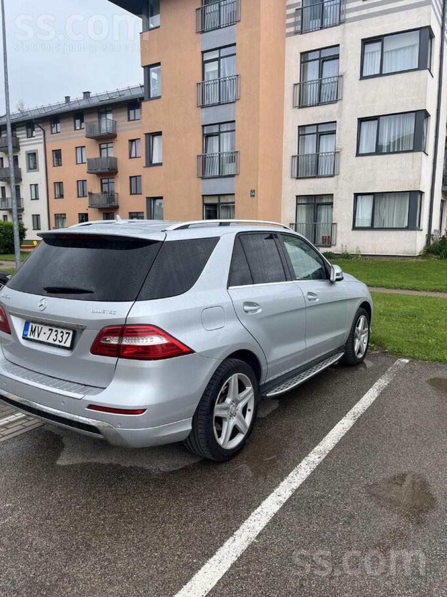 Mercedes-Benz ML 350 2013 Rīga, ar dzinēja tilpumu 3.00 L un nobraukumu 206 tūkst. km par 18500 €, foto 4 vietnē AUTOMOTO.COM.LV