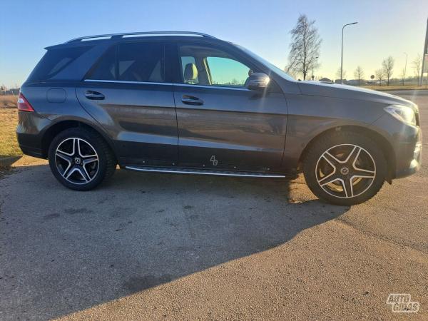 Mercedes-Benz ML 350 2013 in Panevezys, with an engine capacity of 3.50 L and mileage of 139 thousand km for 15500 €, photo 8 on AUTOMOTO.COM.LV