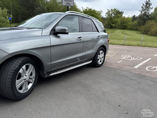 Mercedes-Benz ML 350 2013 in Vilnius, with an engine capacity of 3.50 L and mileage of 309 thousand km for 12999 €, photo 3 on AUTOMOTO.COM.LV