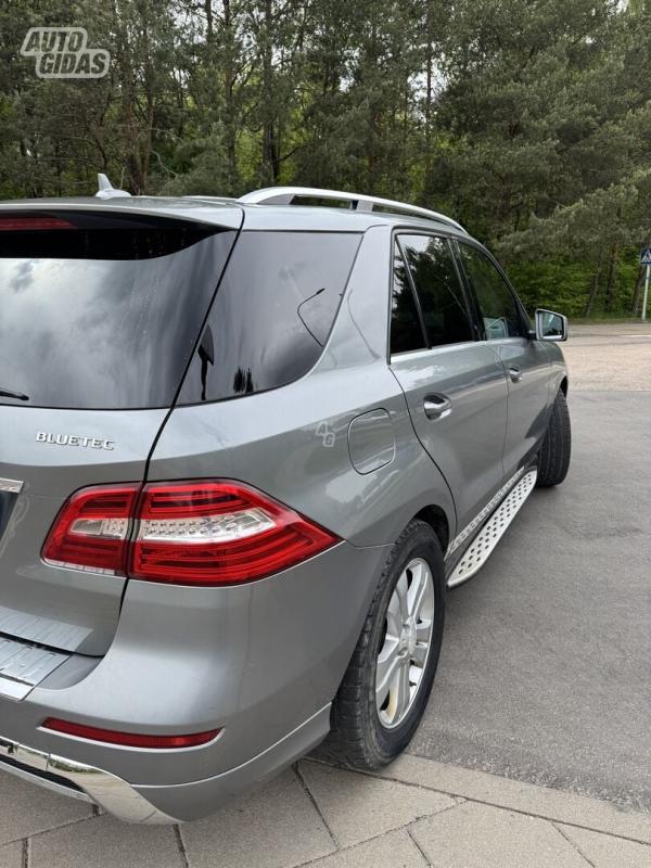 Mercedes-Benz ML 350 2013 in Vilnius, with an engine capacity of 3.50 L and mileage of 309 thousand km for 12999 €, photo 5 on AUTOMOTO.COM.LV