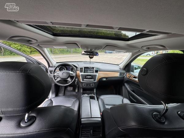 Mercedes-Benz ML 350 2013 in Vilnius, with an engine capacity of 3.50 L and mileage of 309 thousand km for 12999 €, photo 9 on AUTOMOTO.COM.LV