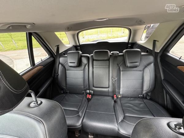 Mercedes-Benz ML 350 2013 in Vilnius, with an engine capacity of 3.50 L and mileage of 309 thousand km for 12999 €, photo 10 on AUTOMOTO.COM.LV