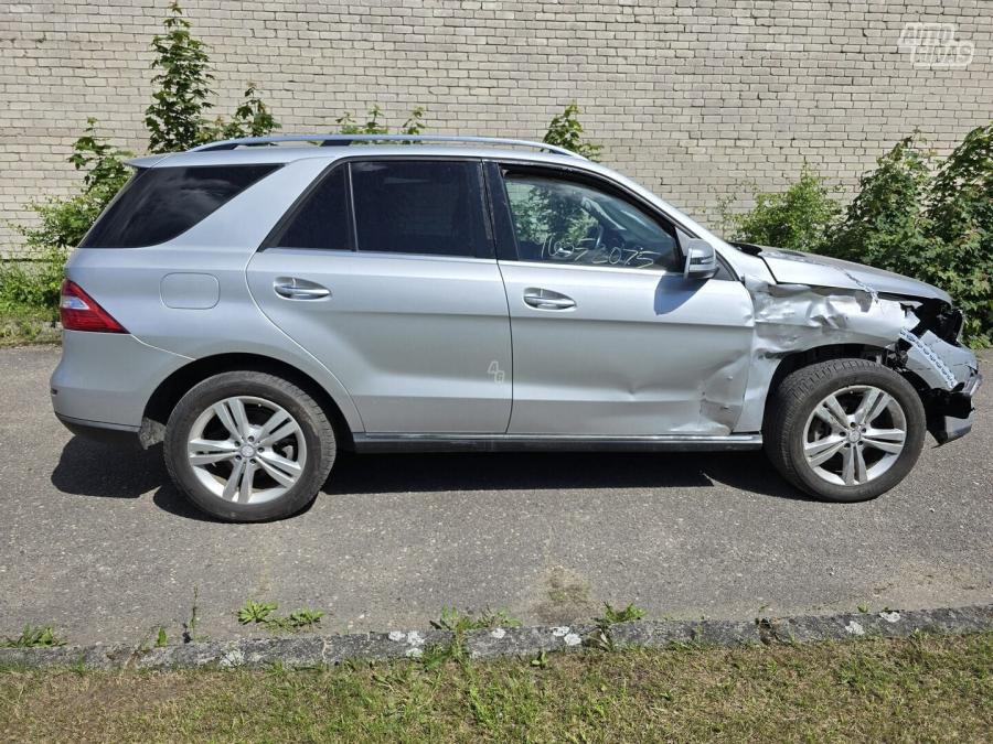 Mercedes-Benz ML 350 2013 Šilutė, ar dzinēja tilpumu 3.00 L un nobraukumu 151 tūkst. km par 9900 €, foto 6 vietnē AUTOMOTO.COM.LV