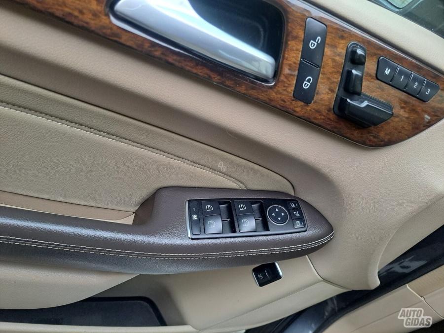 Mercedes-Benz ML 350 2013 in Panevezys, with an engine capacity of 3.50 L and mileage of 140 thousand km for 12500 €, photo 12 on AUTOMOTO.COM.LV