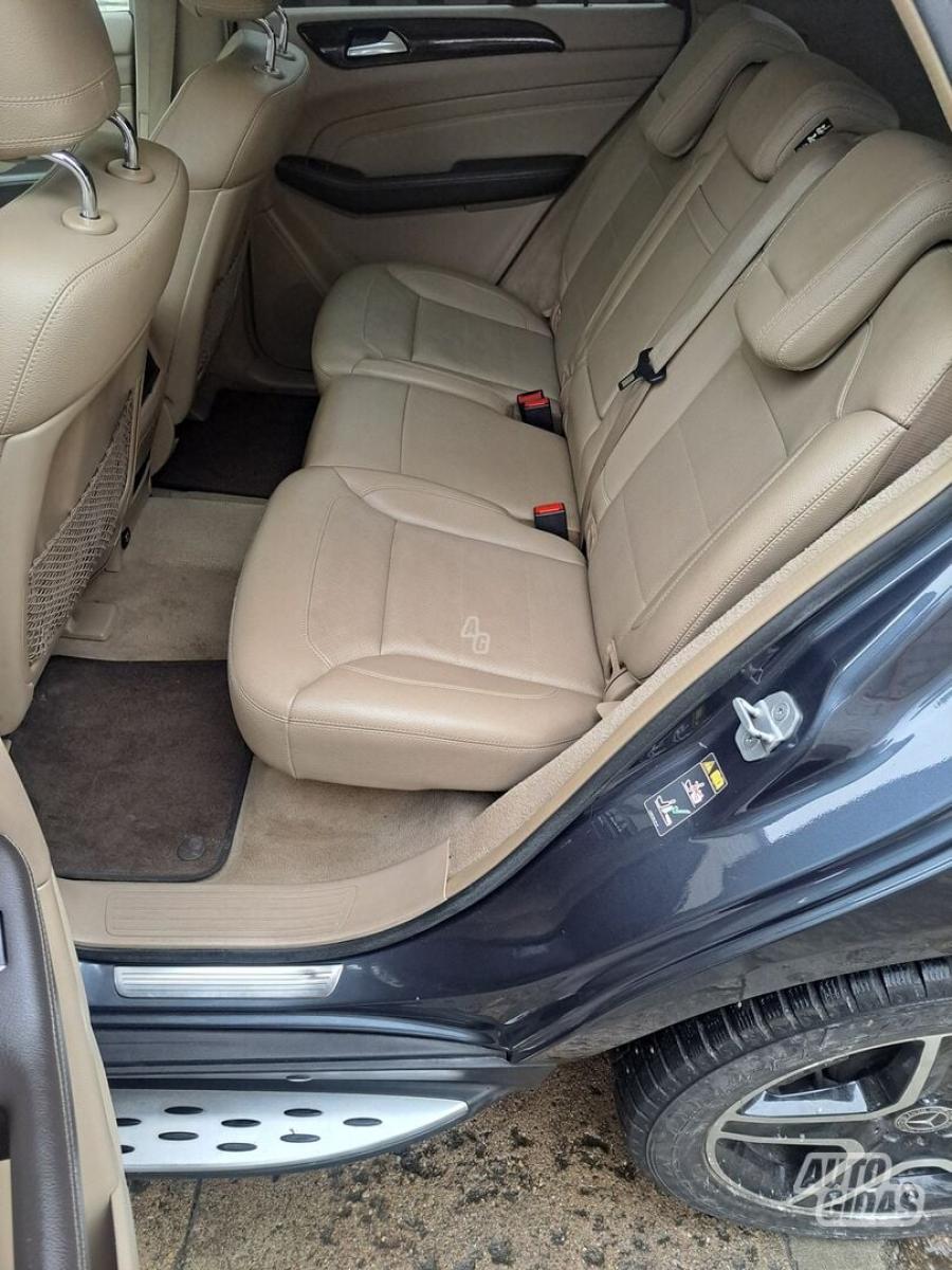 Mercedes-Benz ML 350 2013 in Panevezys, with an engine capacity of 3.50 L and mileage of 140 thousand km for 12500 €, photo 15 on AUTOMOTO.COM.LV
