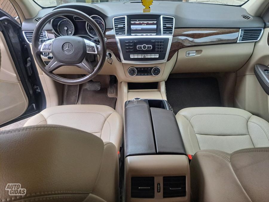 Mercedes-Benz ML 350 2013 in Panevezys, with an engine capacity of 3.50 L and mileage of 140 thousand km for 12500 €, photo 16 on AUTOMOTO.COM.LV