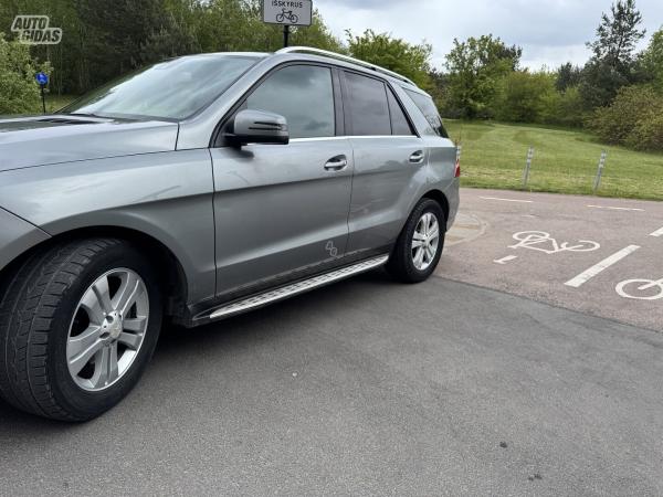 Mercedes-Benz ML 350 2013 Viļņa, ar dzinēja tilpumu 3.50 L un nobraukumu 312 tūkst. km par 11999 €, foto 4 vietnē AUTOMOTO.COM.LV