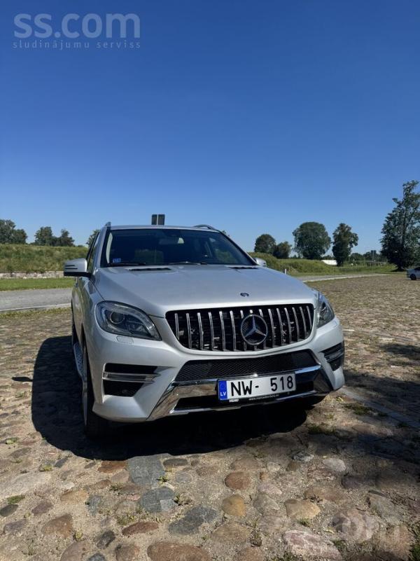 Mercedes-Benz ML 350 2014 in Daugavpils, with an engine capacity of 3.00 L and mileage of 265 thousand km for 17800 €, photo 2 on AUTOMOTO.COM.LV
