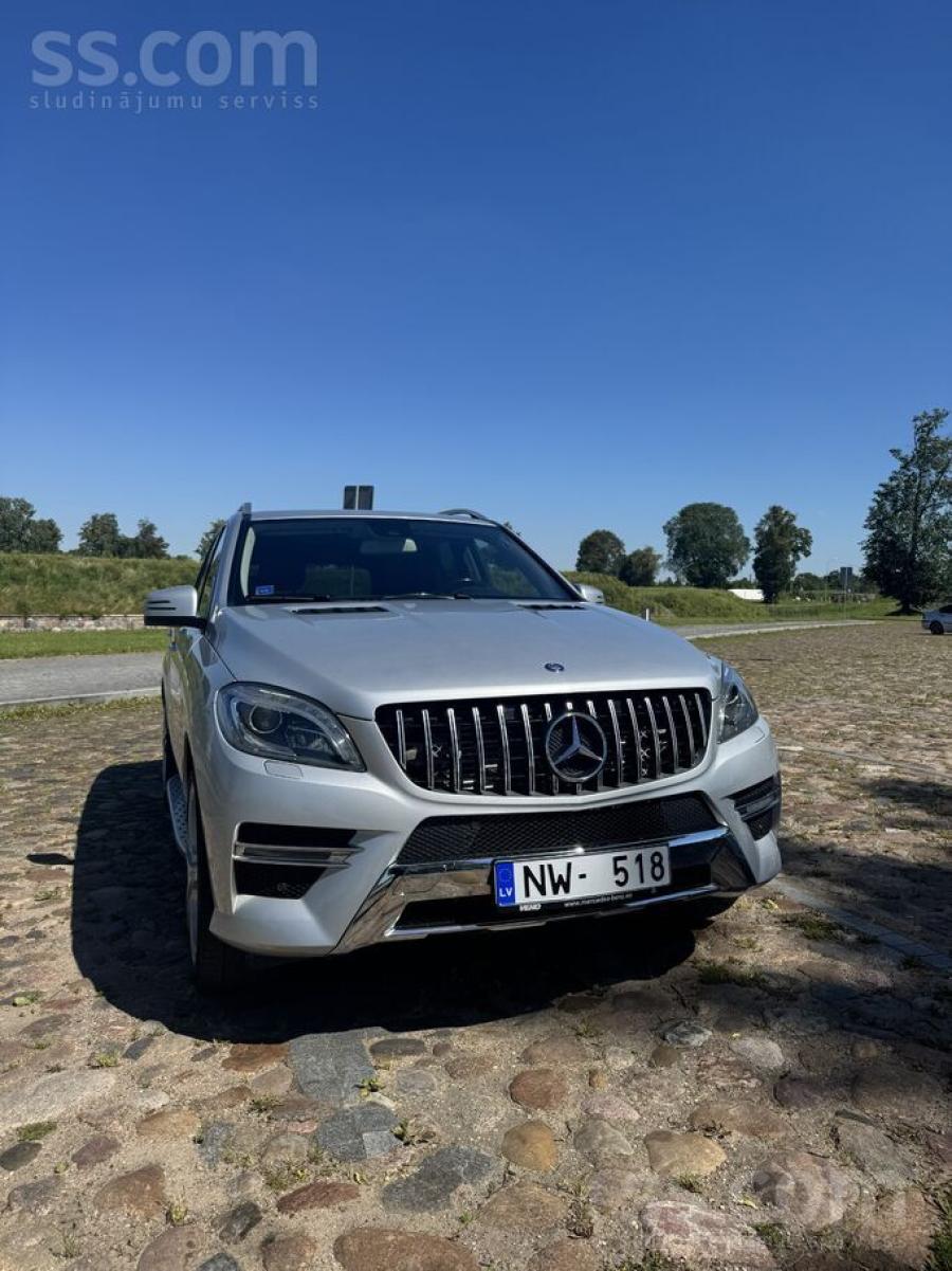 Mercedes-Benz ML 350 2014 in Daugavpils, with an engine capacity of 3.00 L and mileage of 265 thousand km for 17800 €, photo 2 on AUTOMOTO.COM.LV