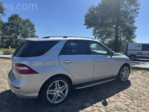 Mercedes-Benz ML 350 2014 in Daugavpils, with an engine capacity of 3.00 L and mileage of 265 thousand km for 17800 €, photo 3 on AUTOMOTO.COM.LV