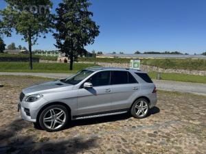 Mercedes-Benz ML 350 2014 in Daugavpils, with an engine capacity of 3.00 L and mileage of 265 thousand km for 17800 €, photo 4 on AUTOMOTO.COM.LV