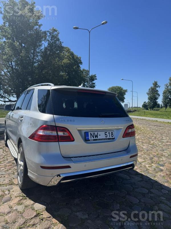 Mercedes-Benz ML 350 2014 in Daugavpils, with an engine capacity of 3.00 L and mileage of 265 thousand km for 17800 €, photo 5 on AUTOMOTO.COM.LV