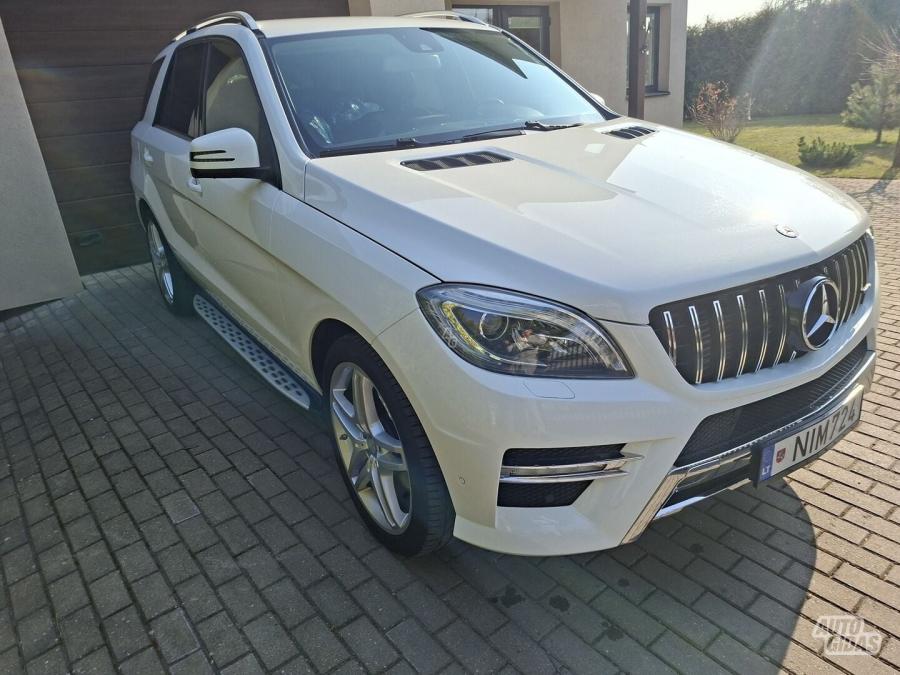 Mercedes-Benz ML 350 2015 in Kaunas, with an engine capacity of 3.00 L and mileage of 281 thousand km for 14800 €, photo 2 on AUTOMOTO.COM.LV