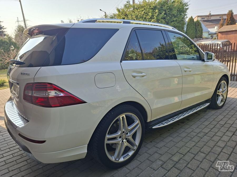 Mercedes-Benz ML 350 2015 in Kaunas, with an engine capacity of 3.00 L and mileage of 281 thousand km for 14800 €, photo 3 on AUTOMOTO.COM.LV