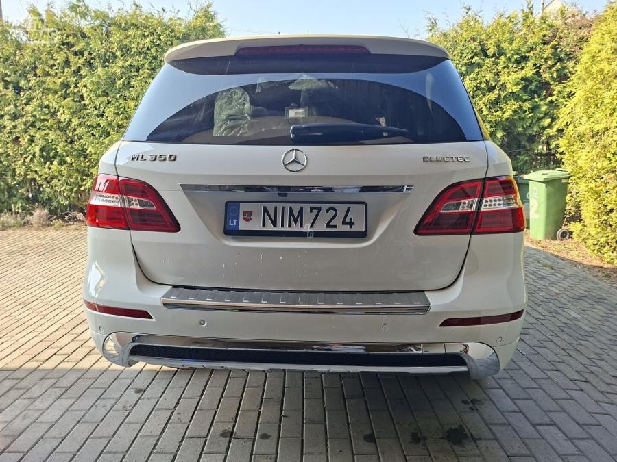 Mercedes-Benz ML 350 2015 in Kaunas, with an engine capacity of 3.00 L and mileage of 281 thousand km for 14800 €, photo 8 on AUTOMOTO.COM.LV