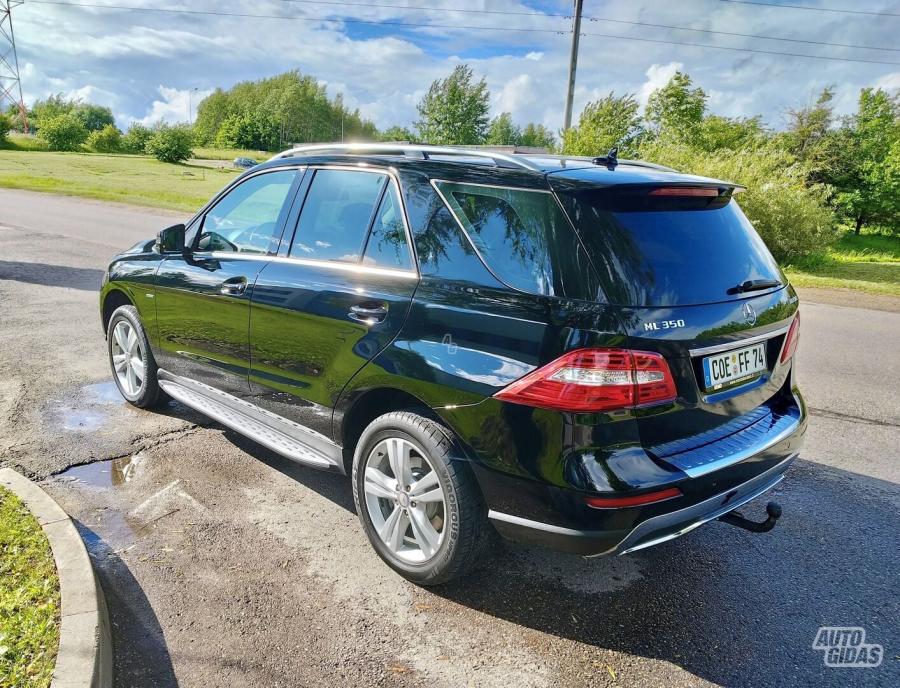 Mercedes-Benz ML 350 2015 in Jonava, with an engine capacity of 3.00 L and mileage of 239 thousand km for 16150 €, photo 5 on AUTOMOTO.COM.LV