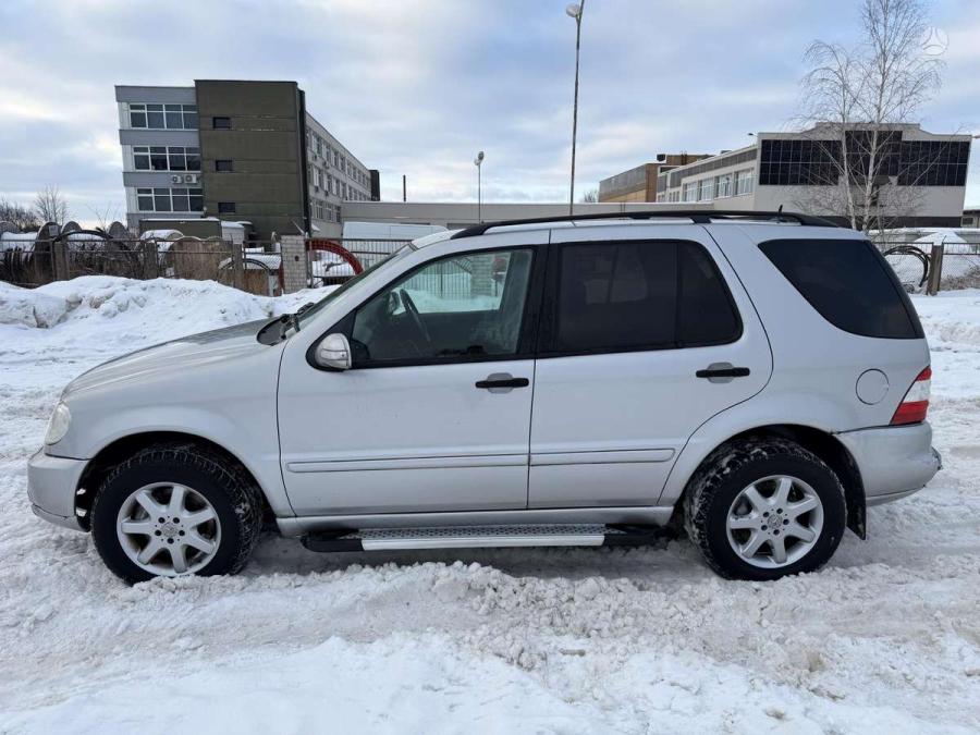Pelēks Mercedes-Benz ML 350 2003 Utena, ar dzinēja tilpumu 3.72 L un nobraukumu 156 tūkst. km par 2490 €, foto 9 vietnē AUTOMOTO.COM.LV