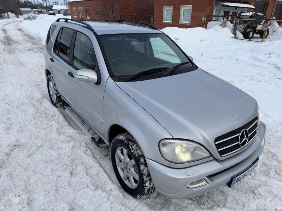 Pelēks Mercedes-Benz ML 350 2003 Utena, ar dzinēja tilpumu 3.72 L un nobraukumu 156 tūkst. km par 2490 €, foto 11 vietnē AUTOMOTO.COM.LV