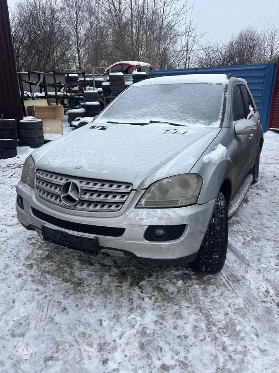 Grey Mercedes-Benz ML 350 2005 in Siauliai, with an engine capacity of 3.50 L and mileage of 38 thousand km for 3100 €, photo 2 on AUTOMOTO.COM.LV