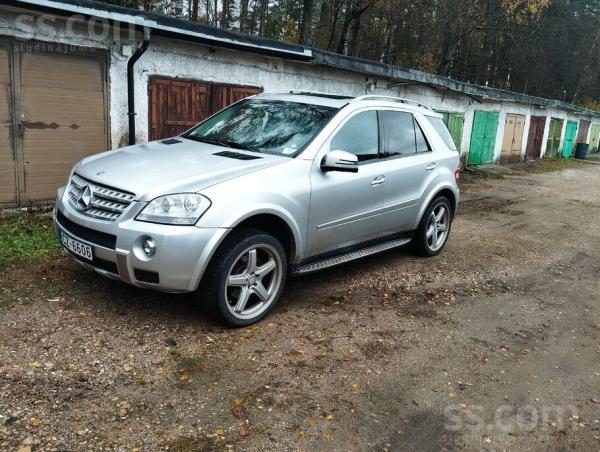 Pelēks Mercedes-Benz ML 350 2006 Rīga, ar dzinēja tilpumu 3.50 L un nobraukumu 280 tūkst. km par 4999 €, foto 1 vietnē AUTOMOTO.COM.LV