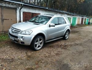Pelēks Mercedes-Benz ML 350 2006 Rīga, ar dzinēja tilpumu 3.50 L un nobraukumu 280 tūkst. km par 4999 €, foto  vietnē AUTOMOTO.COM.LV