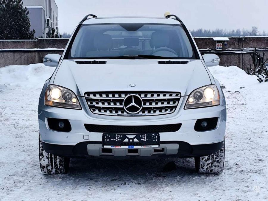 Pelēks Mercedes-Benz ML 350 2008 Šauļi, ar dzinēja tilpumu 3.50 L un nobraukumu 209 tūkst. km par 7800 €, foto 2 vietnē AUTOMOTO.COM.LV