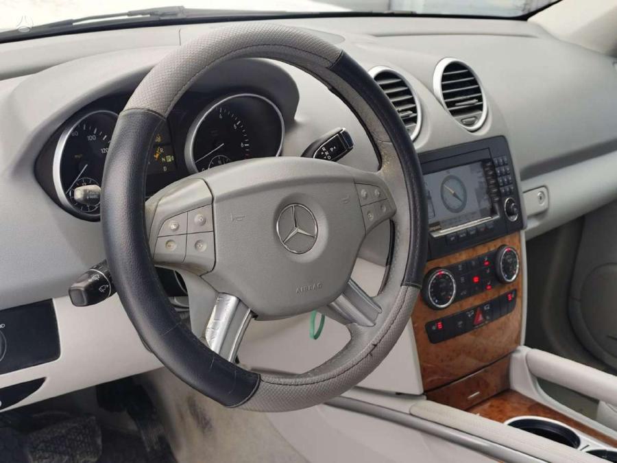 Pelēks Mercedes-Benz ML 350 2008 Šauļi, ar dzinēja tilpumu 3.50 L un nobraukumu 209 tūkst. km par 7800 €, foto 10 vietnē AUTOMOTO.COM.LV