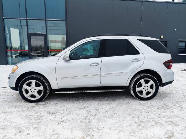 Grey Mercedes-Benz ML 350 2008 in Siauliai, with an engine capacity of 3.50 L and mileage of 209 thousand km for 7800 €, photo 4 on AUTOMOTO.COM.LV
