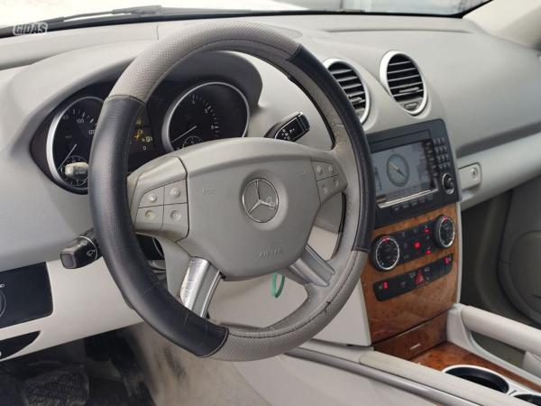 Grey Mercedes-Benz ML 350 2008 in Siauliai, with an engine capacity of 3.50 L and mileage of 209 thousand km for 7800 €, photo 10 on AUTOMOTO.COM.LV