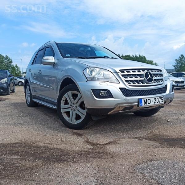 Pelēks Mercedes-Benz ML 350 2009 Daugavpils, ar dzinēja tilpumu 3.00 L un nobraukumu 0 tūkst. km par 6700 €, foto 1 vietnē AUTOMOTO.COM.LV