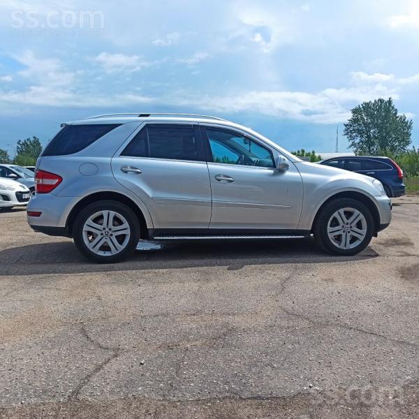 Pelēks Mercedes-Benz ML 350 2009 Daugavpils, ar dzinēja tilpumu 3.00 L un nobraukumu 0 tūkst. km par 6700 €, foto 8 vietnē AUTOMOTO.COM.LV