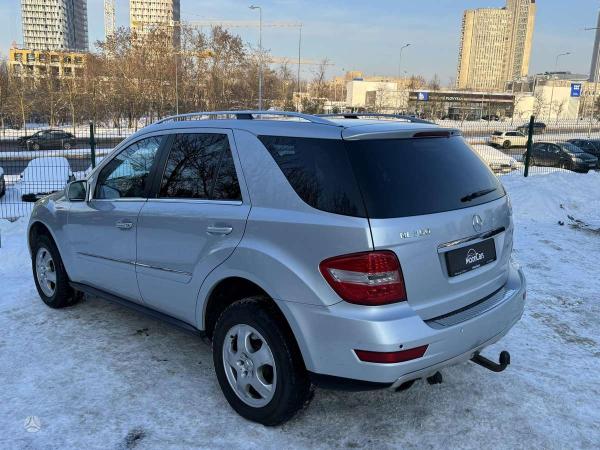 Grey Mercedes-Benz ML 350 2009 in Vilnius, with an engine capacity of 2.99 L and mileage of 340 thousand km for 5800 €, photo 7 on AUTOMOTO.COM.LV