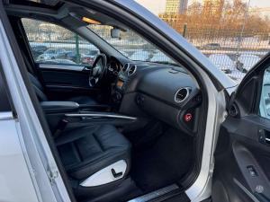 Pelēks Mercedes-Benz ML 350 2009 Viļņa, ar dzinēja tilpumu 2.99 L un nobraukumu 340 tūkst. km par 5800 €, foto 12 vietnē AUTOMOTO.COM.LV
