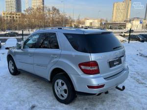Grey Mercedes-Benz ML 350 2009 in Vilnius, with an engine capacity of 3.00 L and mileage of 340 thousand km for 5800 €, photo 5 on AUTOMOTO.COM.LV