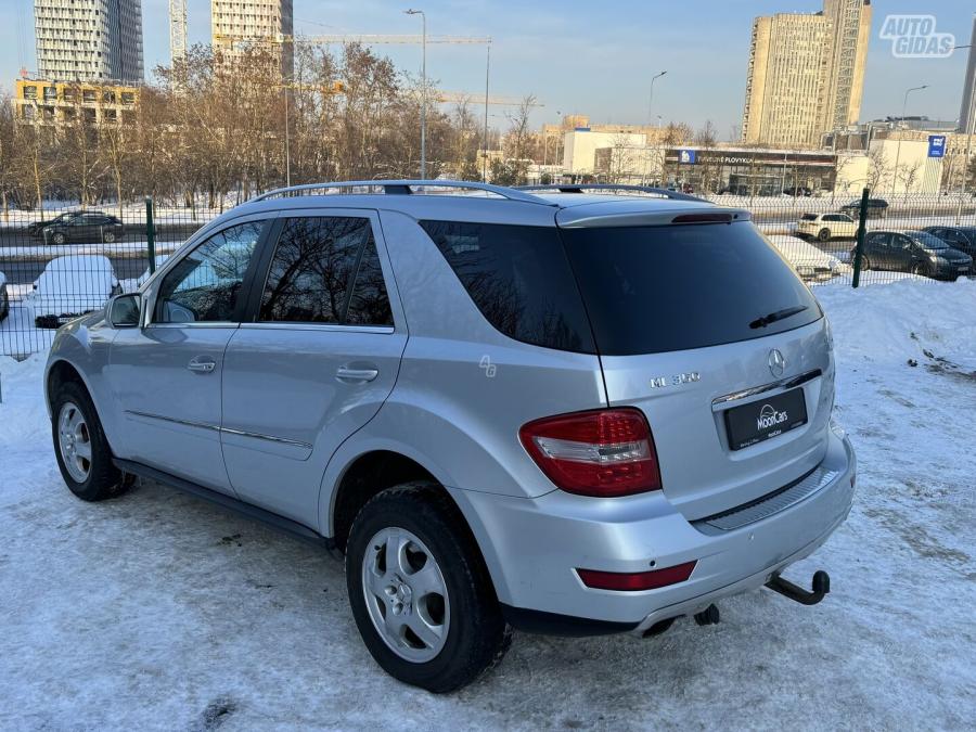 Grey Mercedes-Benz ML 350 2009 in Vilnius, with an engine capacity of 3.00 L and mileage of 340 thousand km for 5800 €, photo 5 on AUTOMOTO.COM.LV