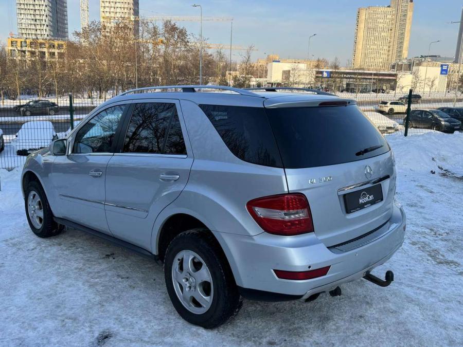 Grey Mercedes-Benz ML 350 2009 in Vilnius, with an engine capacity of 2.99 L and mileage of 340 thousand km for 5800 €, photo 5 on AUTOMOTO.COM.LV