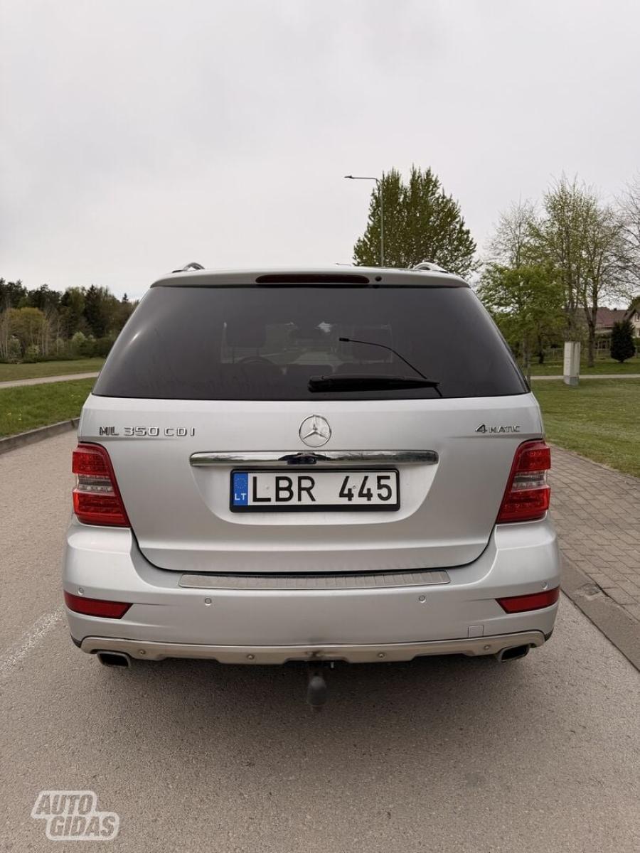 Pelēks Mercedes-Benz ML 350 2010 Viļņa, ar dzinēja tilpumu 3.50 L un nobraukumu 202 tūkst. km par 7500 €, foto 3 vietnē AUTOMOTO.COM.LV